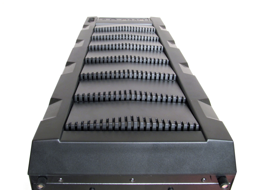 The Exterior - AZZA Fusion 4000 Review - Page 2