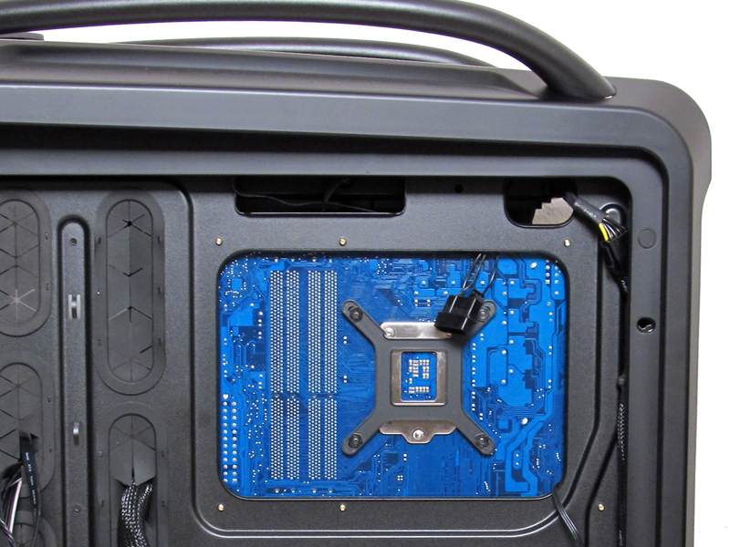 The Interior - Cooler Master Cosmos II Review - Page 3