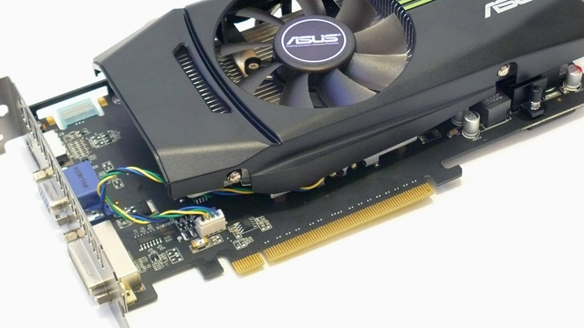 Box, bundle, and impressions - ASUS ENGTS450 TOP DirectCU Review - Page 2