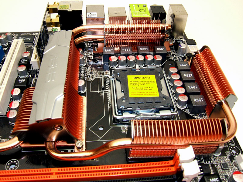 The Board - Asus P5E3 Deluxe WiFi Review - Page 2