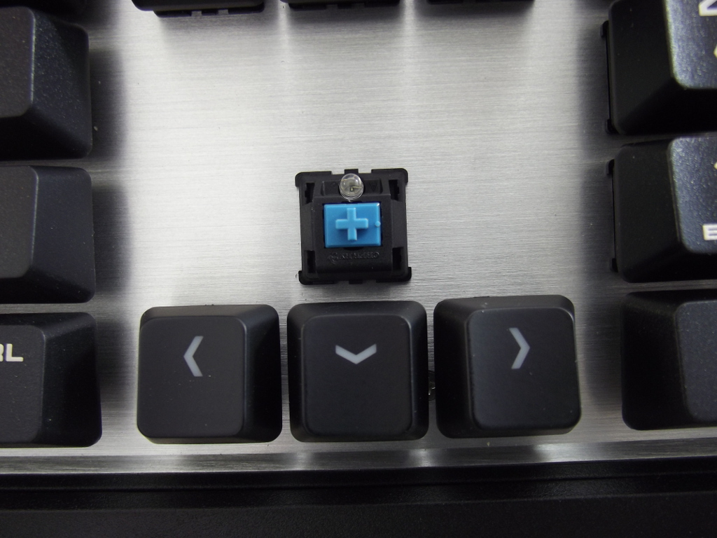 Closer Look - Azio MGK1 Mechanical Gaming Keyboard Review - Page 3