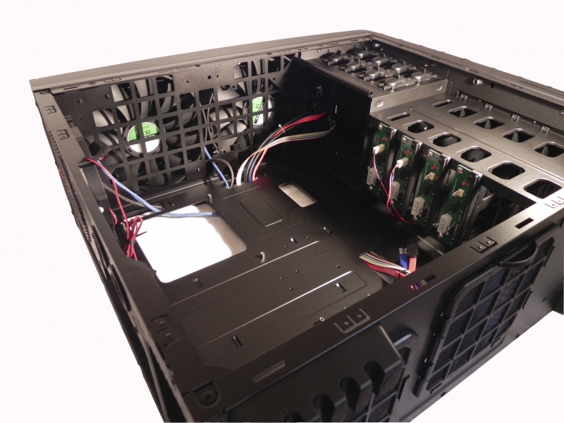 Closer Look: The Interior - AzzA Hurrican 2000 Review - Page 3