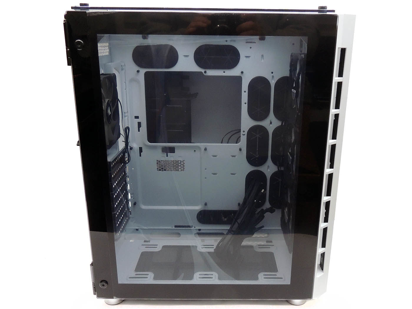 CORSAIR 680X White RGB Black And White RGB Gaming PC Build Page 2
