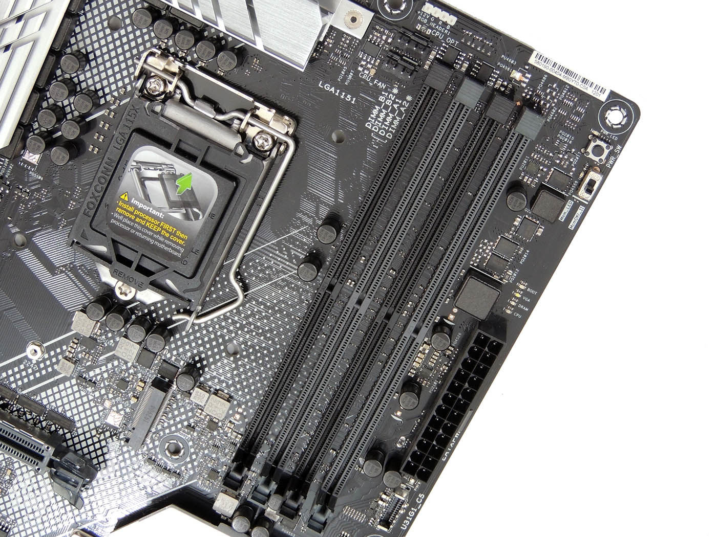 Fractal Design Ion+ Platinum 860W & ASUS Prime Z390-A - Black and White ...