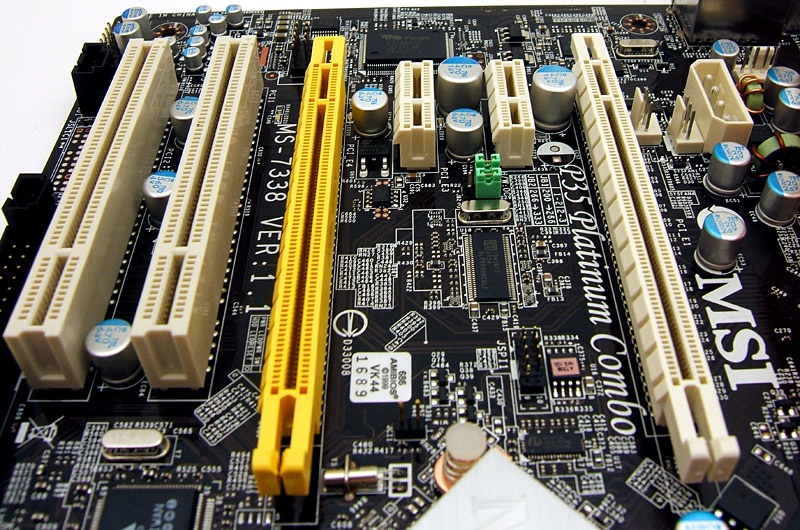 The Board - MSI P35 Platinum Combo Review - Page 2