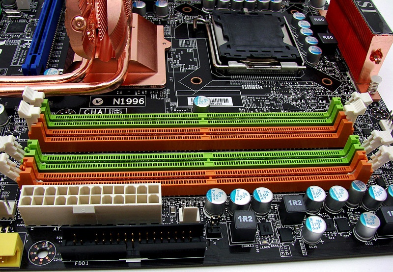 The Board - MSI P45 Platinum Review & Overclocking - Page 2