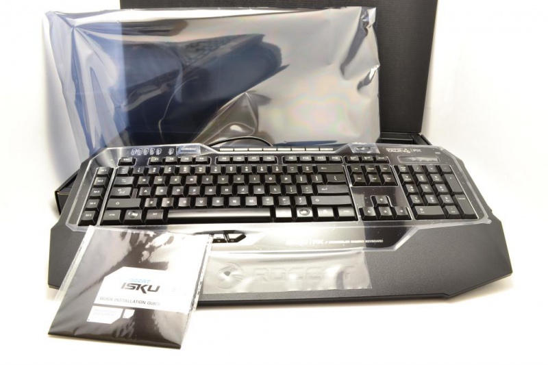 ROCCAT Isku FX: Packaging & Accessories - ROCCAT Isku FX Gaming ...