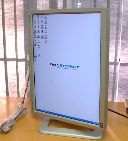 Navigation / Image Quality - Samsung 213T 21" LCD Review - Page 2