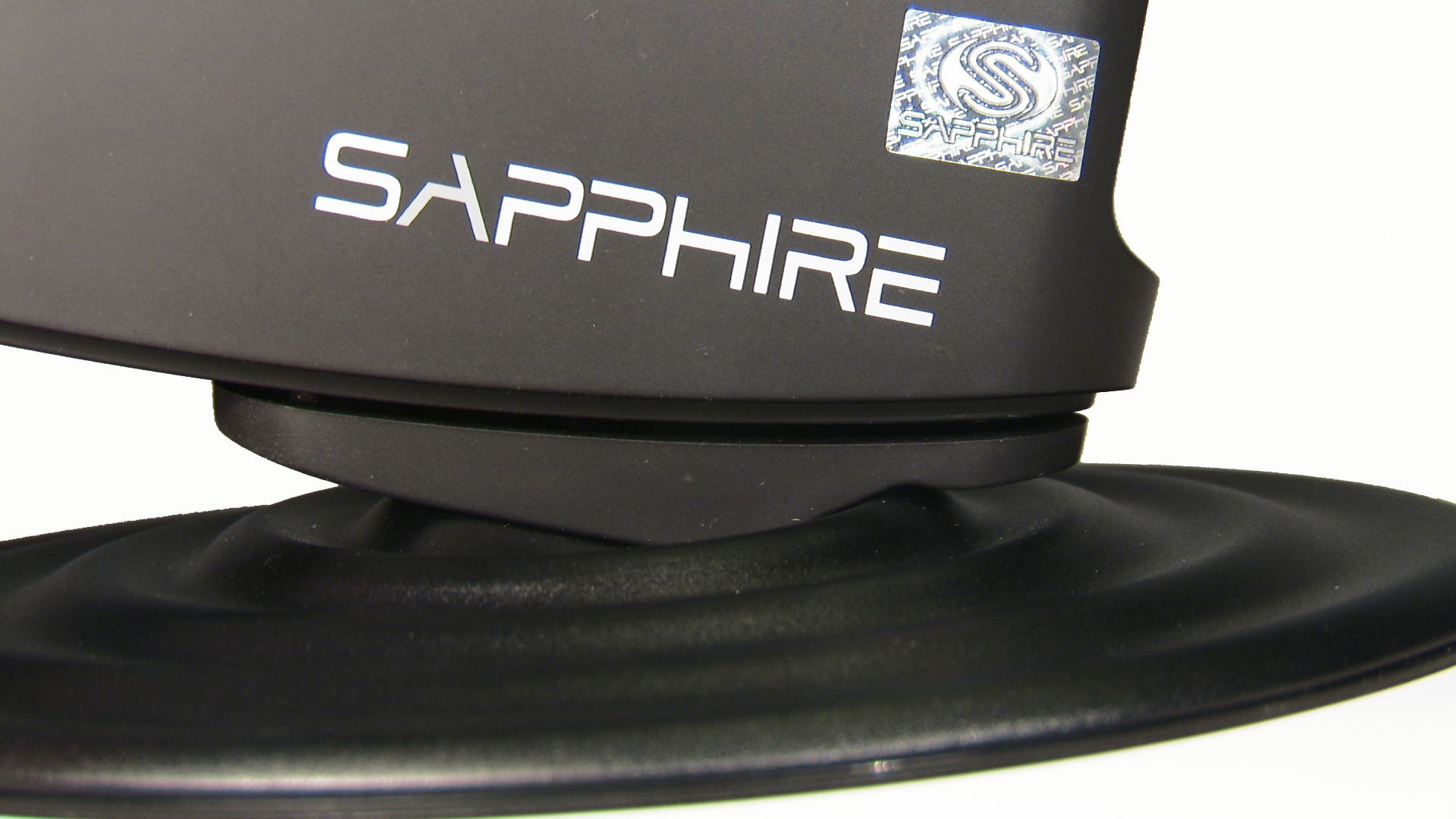 Closer Look and First Impressions - Sapphire Edge-HD Mini PC Review ...