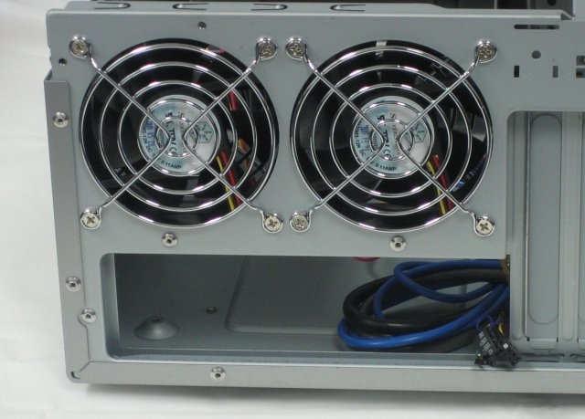 Exterior - Silverstone LC17 HTPC Case Review - Page 2