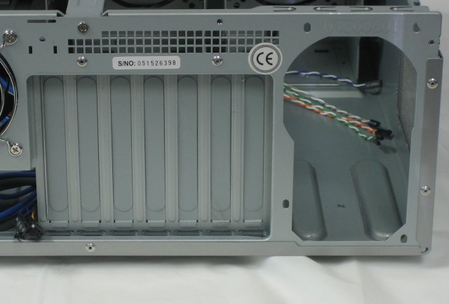 Exterior - Silverstone LC17 HTPC Case Review - Page 2