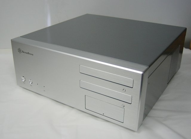 Exterior - Silverstone LC17 HTPC Case Review - Page 2