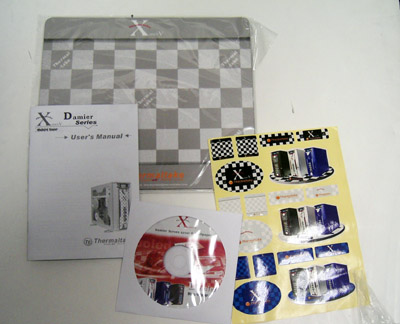 Inside the box - Thermaltake Xaser V Damier V6000A - Page 2