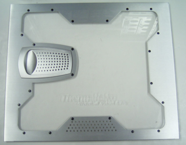 Outside the case - Thermaltake Xaser V Damier V6000A - Page 3