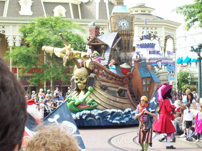 disney_parade_23.jpg from Stitch - hosted by Neoseeker