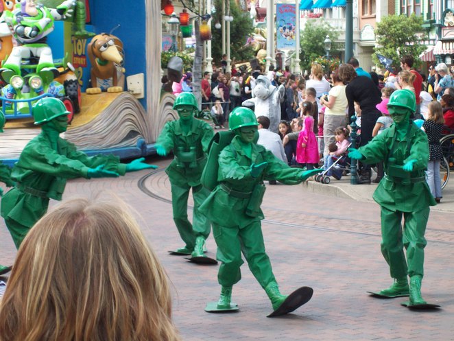 disney_parade_28.jpg from Stitch - hosted by Neoseeker