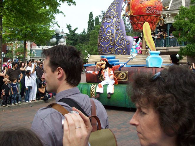 disney_parade_34.jpg from Stitch - hosted by Neoseeker