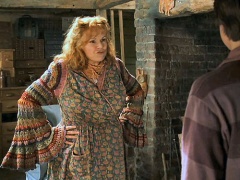 Molly Weasley - Harry Potter Wiki - Neoseeker
